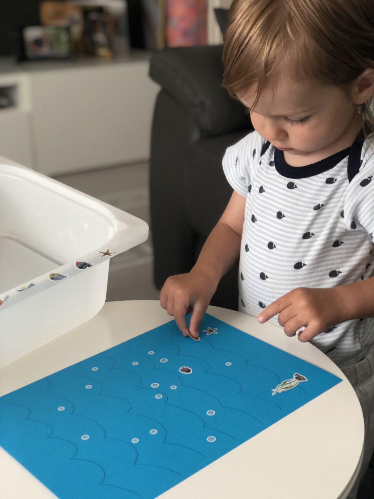 “Save the fishies” sticker activity – Happy Mommy Pose