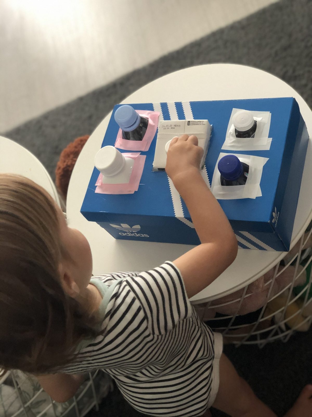 Open and close activity – Happy Mommy Pose